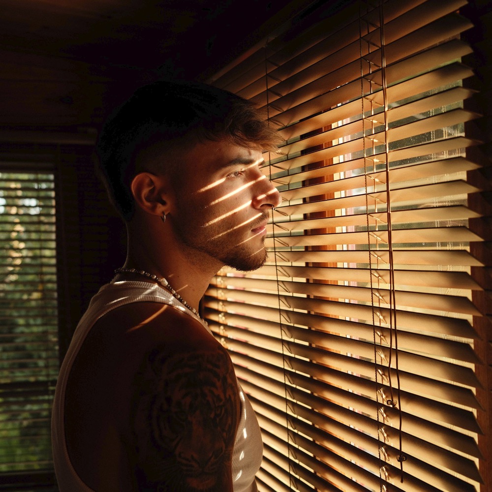 Lucas Curotto - 26 de marzo (Single) - Reviews - Album of The Year