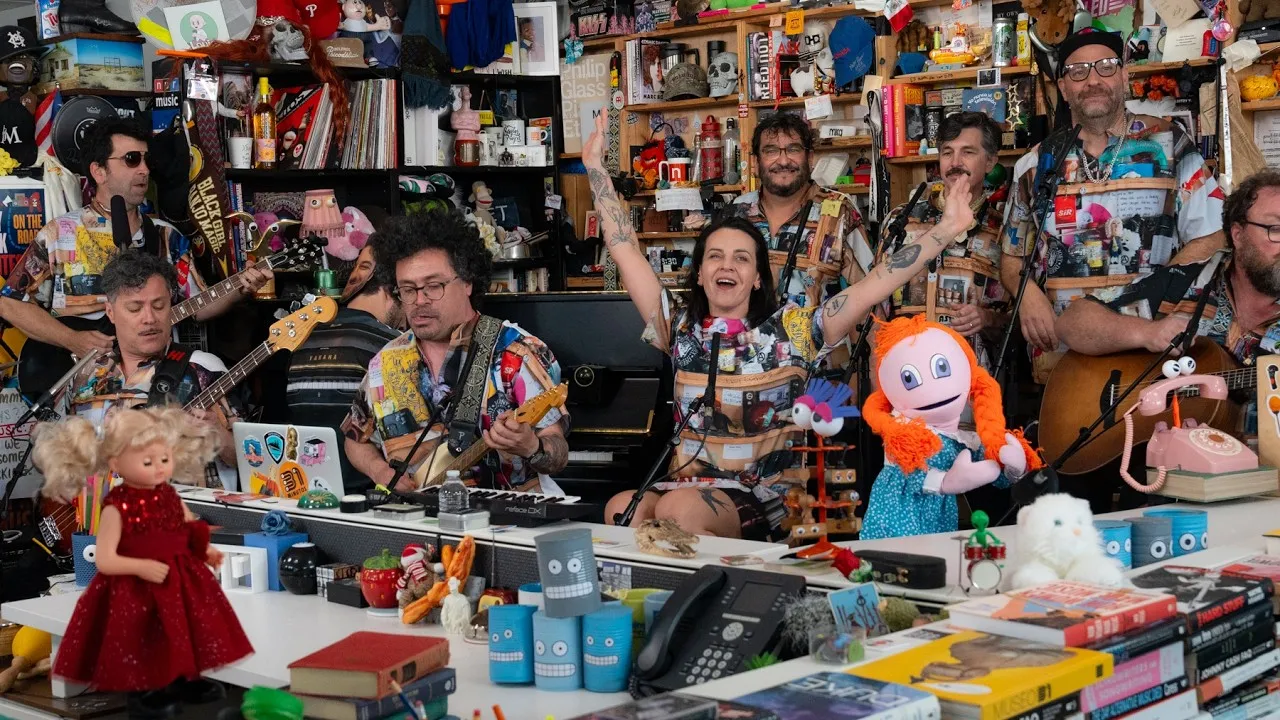 31 Minutos - 31 Minutos: Tiny Desk Concert (Live) - Reviews - Album of ...