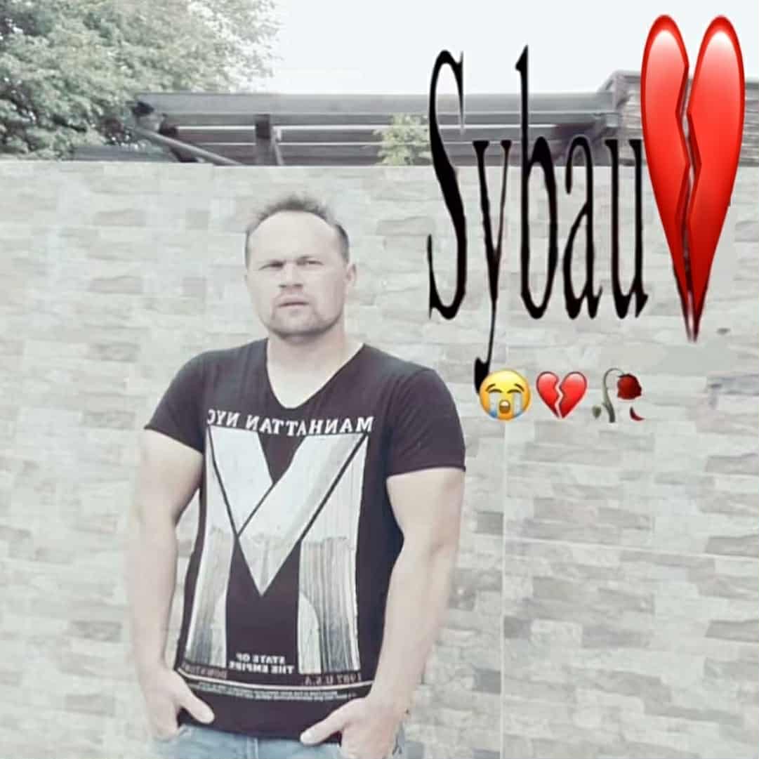 DJ Paszuly - A 40 éves Szűz (Single) - Reviews - Album of The Year