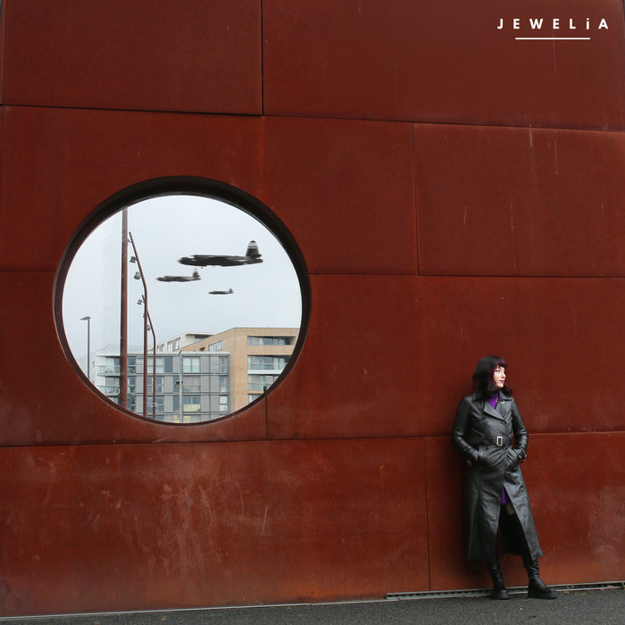 Jewelia - This Is How It Feels (Single) - Reviews - Album of The Year