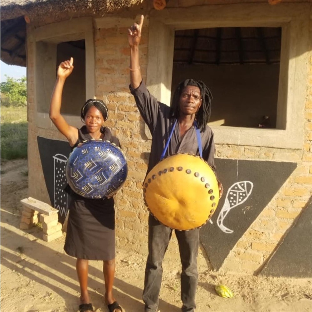 Mbira Dzekwa Samaita - Chapungu Chehondo Chauya - Reviews - Album of ...