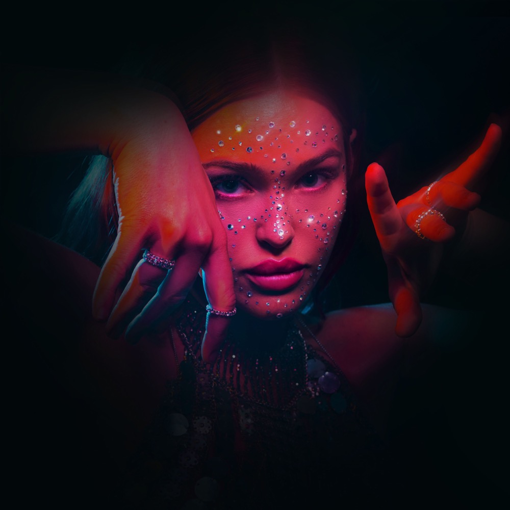 Elley Duhé - PIECES (Single) - Reviews - Album of The Year