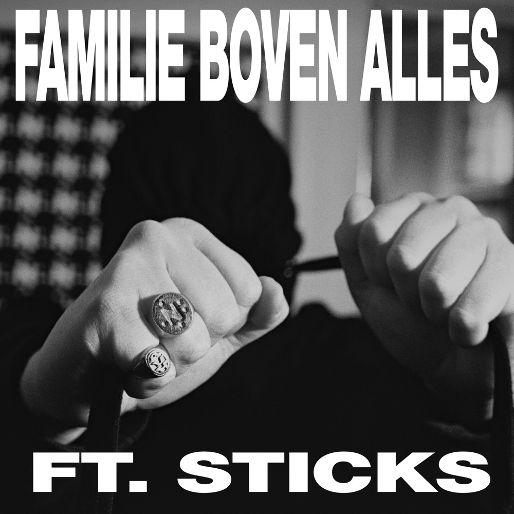 STIKSTOF - FAMILIE BOVEN ALLES - Reviews - Album of The Year