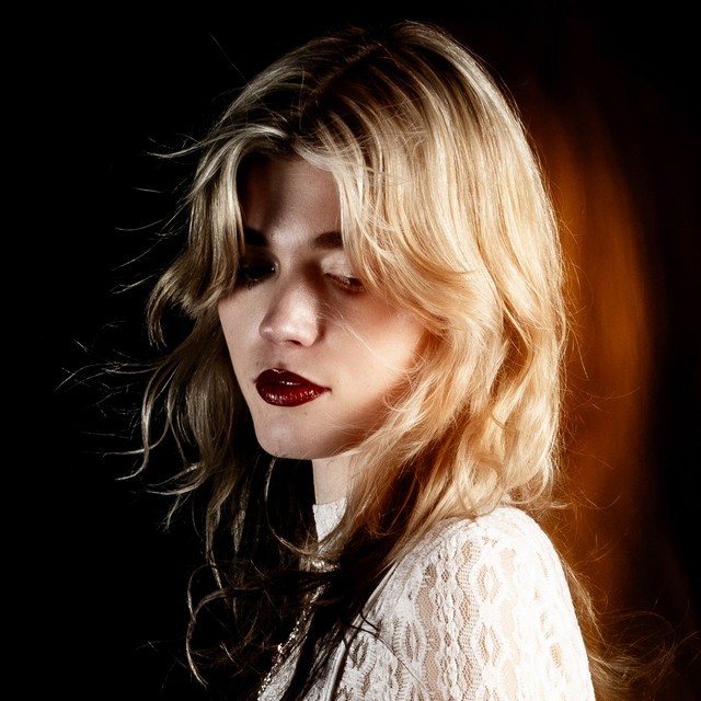 Eva Kiss Albums, Songs - Discography - Album of The Year
