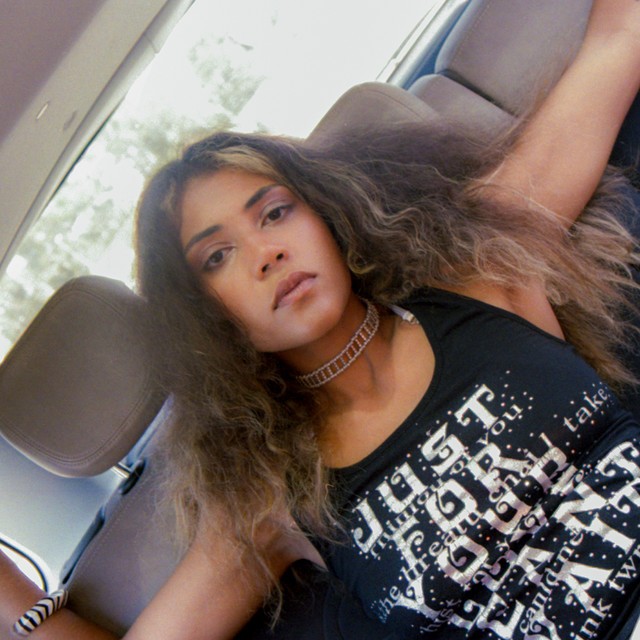 Yasmina Albums, Songs - Discography - Album of The Year